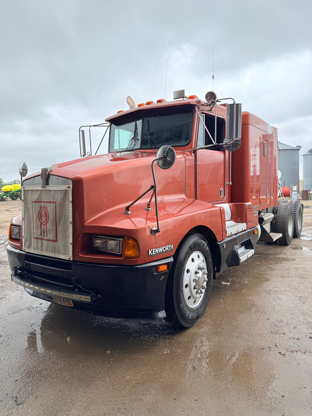 1989 Kenworth T600 889k Miles – NEW AGE AG SUPPLY